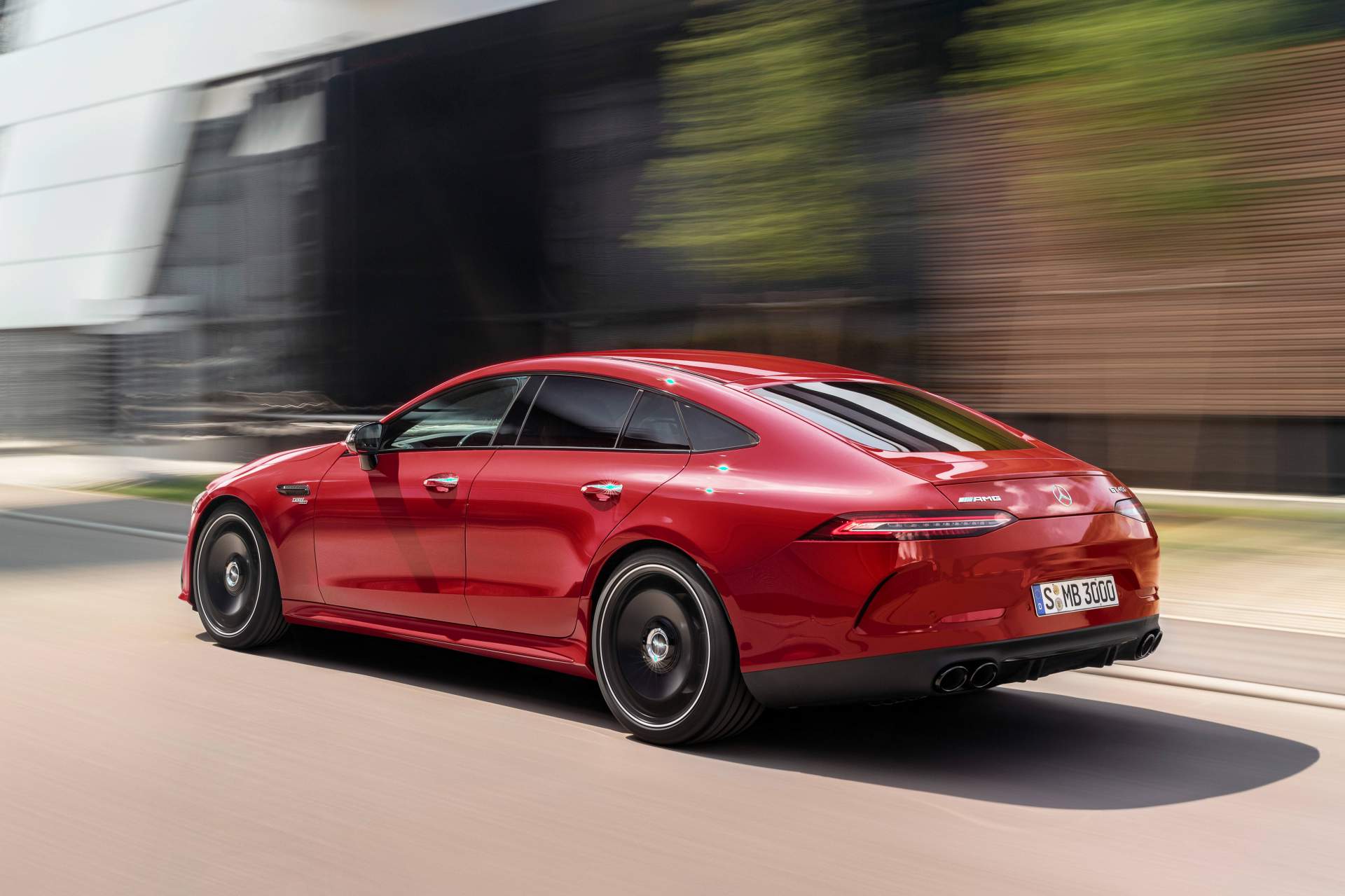 StriveME - مرسيدس GT4 AMG: أداء يضاهي السيارات الخارقة